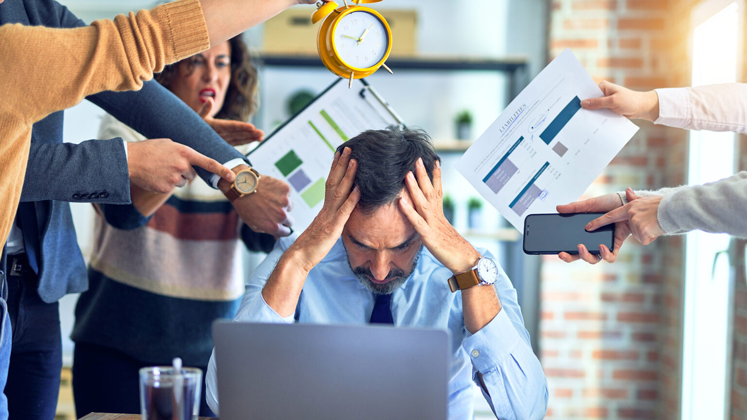 [Infographic] 3 warning signs of employee burnout - HR Software Solutions